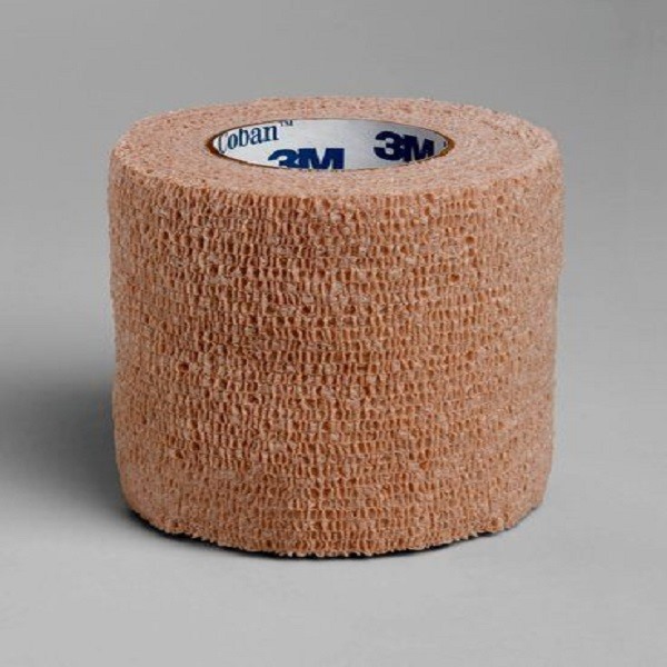 Venda cohesiva de 3" Coban color piel. Medida: 7.5cm x 4.5m